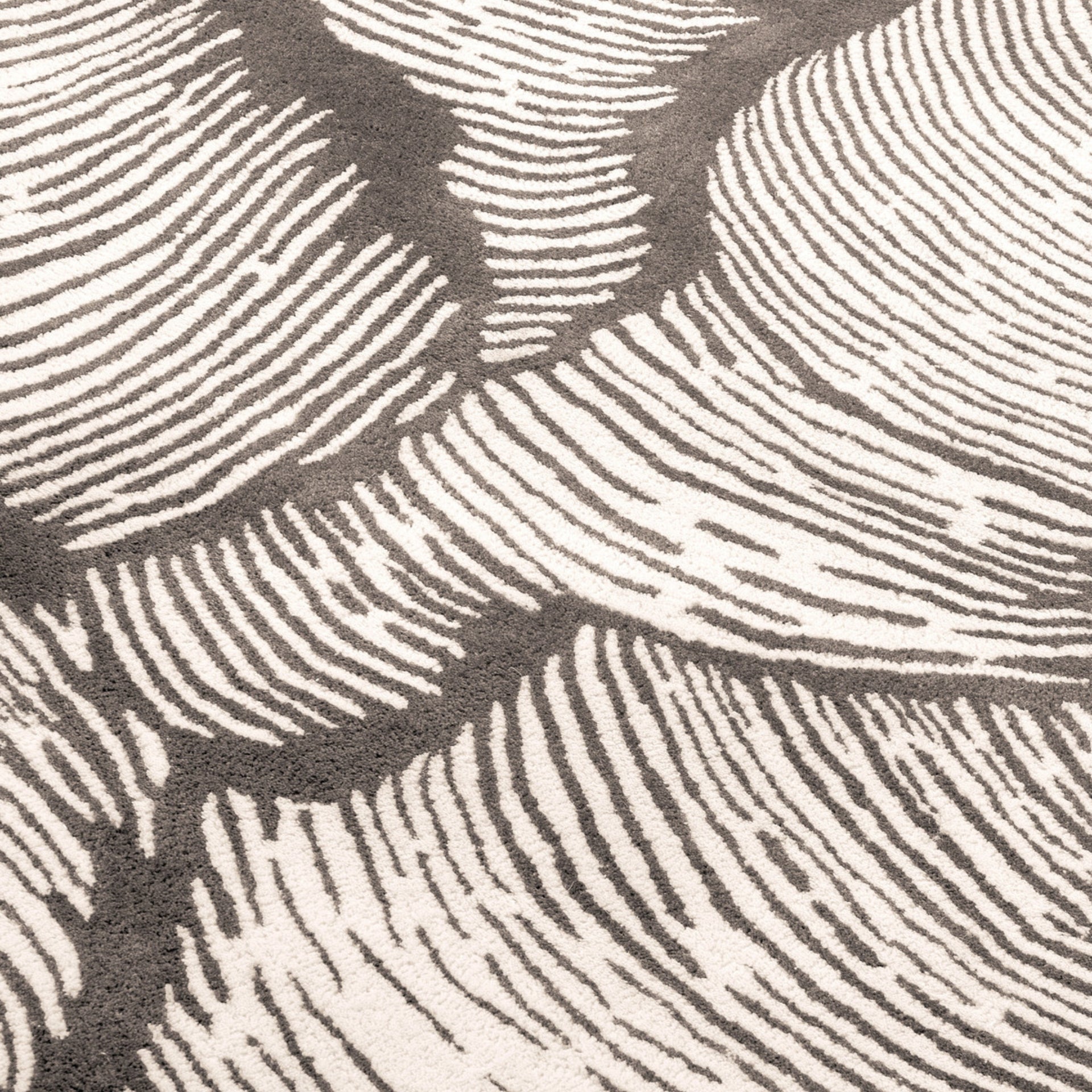 Oceano Round Taupe rug by Mohebban Milano | Maison Territo